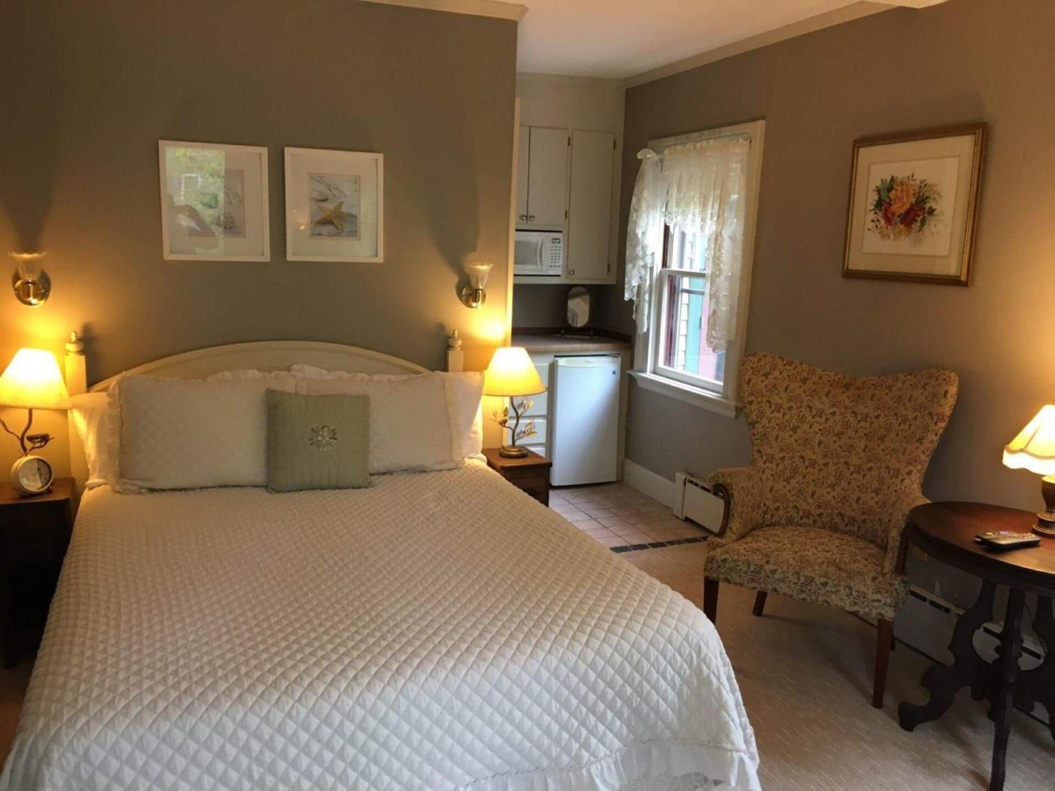 Connecticut Coastal B&B Lodging for Unique Getaways | Westbrook Inn Bed ...