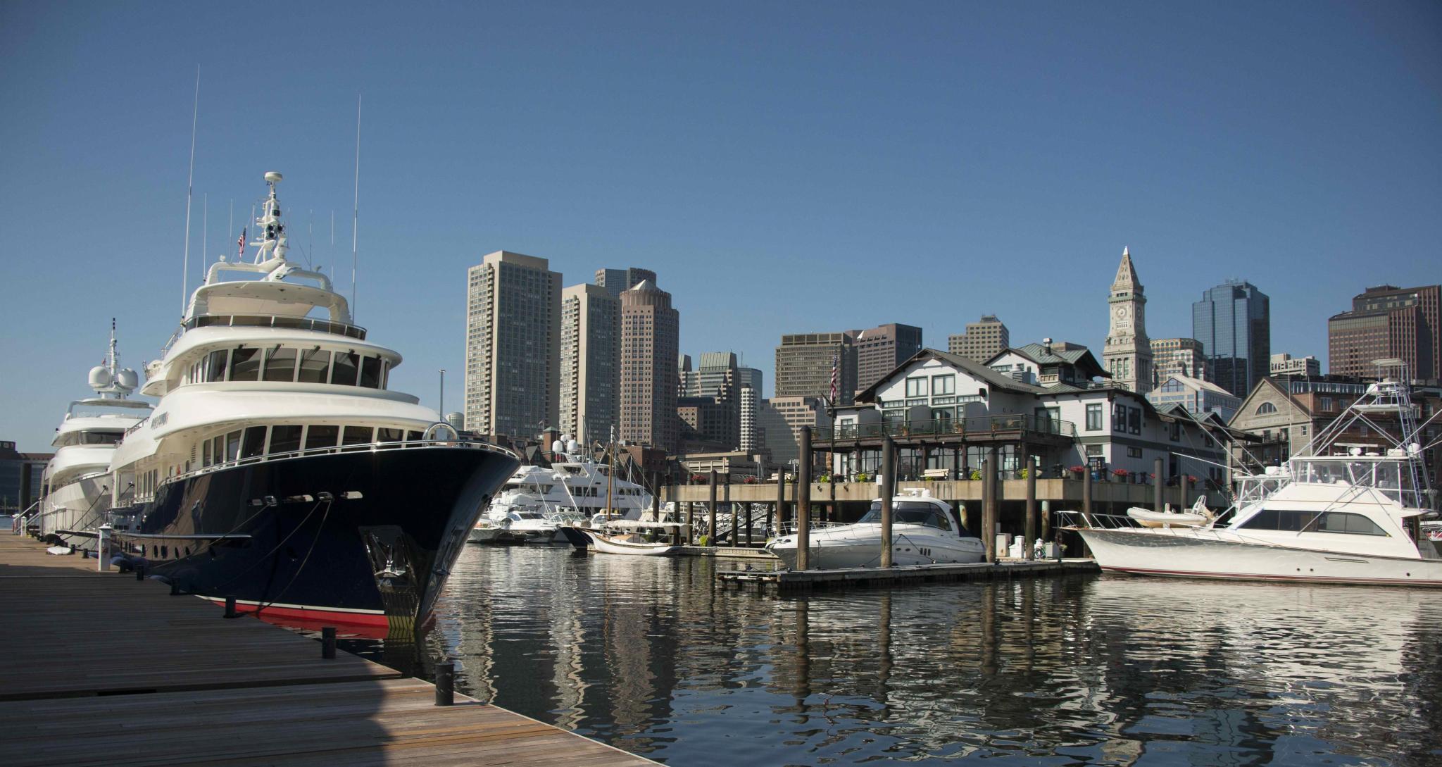 Boston Waterfront Lodging | Vacations + Getaways at Boston Yacht Haven ...
