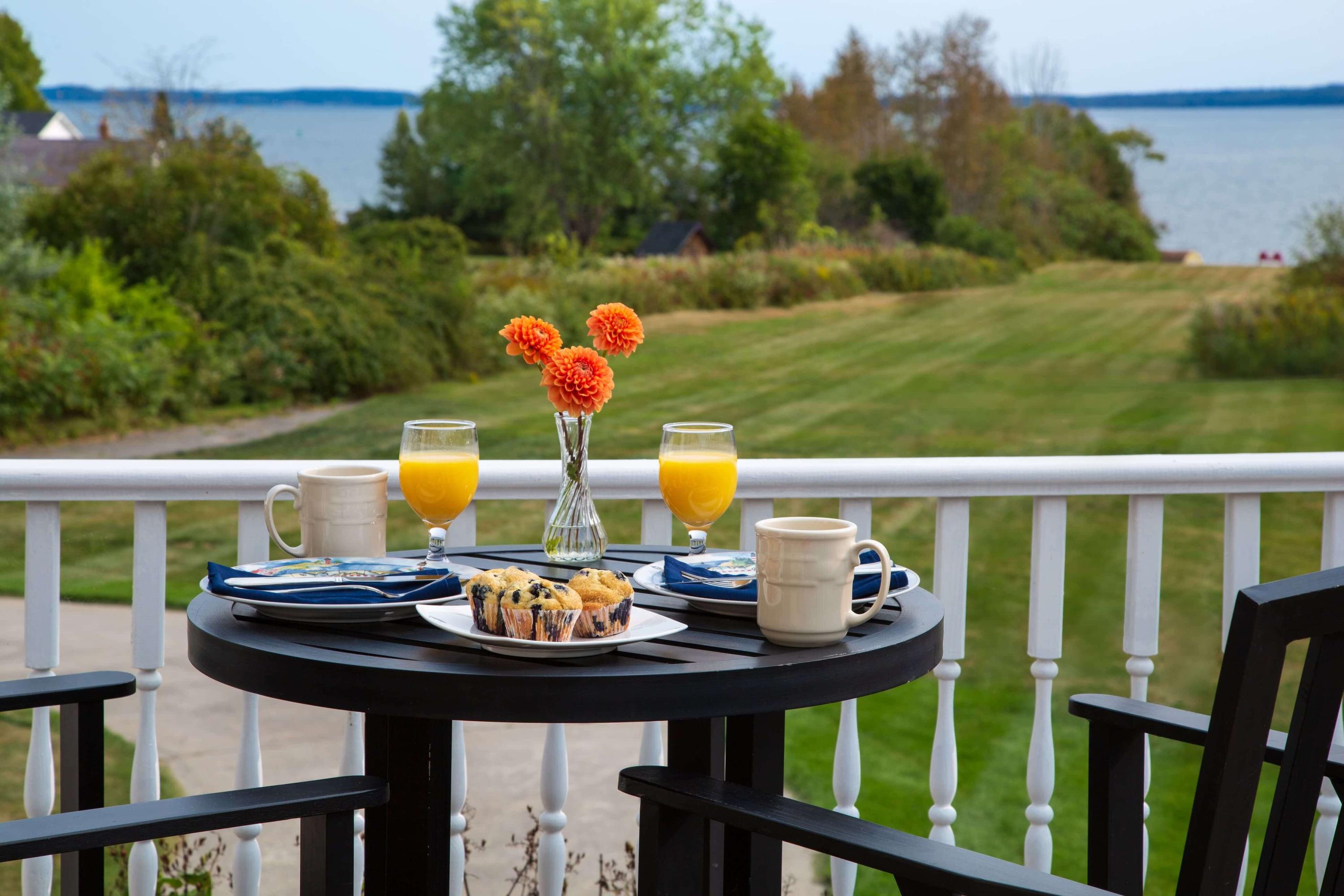 Maine Coastal Bed Breakfast Lodging For Unique Searsport Getaways